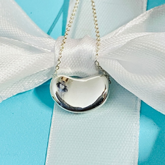 Tiffany & Co. | Jewelry | Vintage Tiffany Co Elsa Peretti Bean Necklace ...